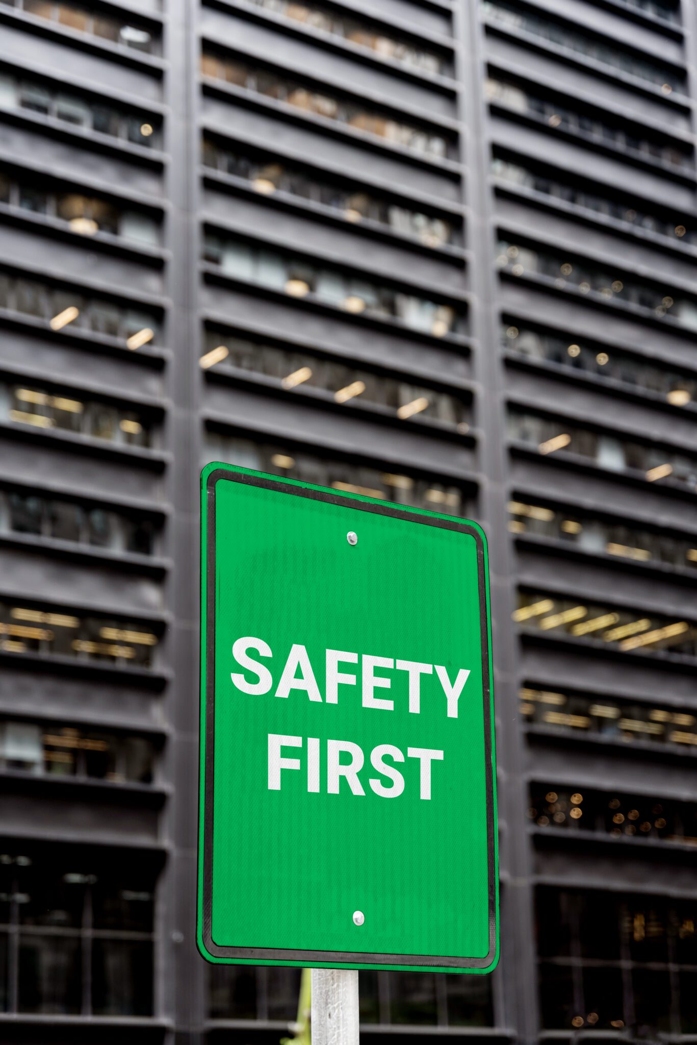 Safety Sign yang Masuk Akal - SafeX Indonesia